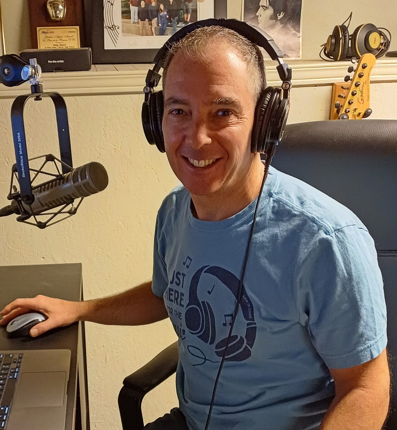 On Air - Classic 1220AM CFAJ Radio